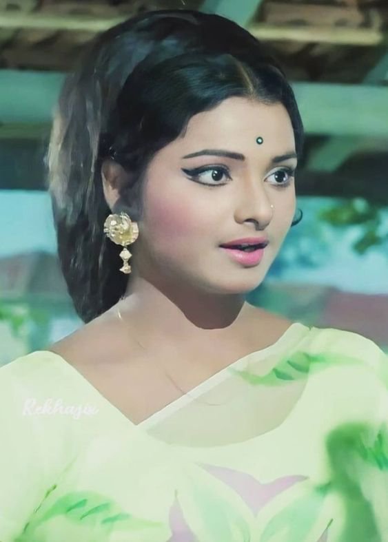 20 Pictures Of Rekha From Her Films
