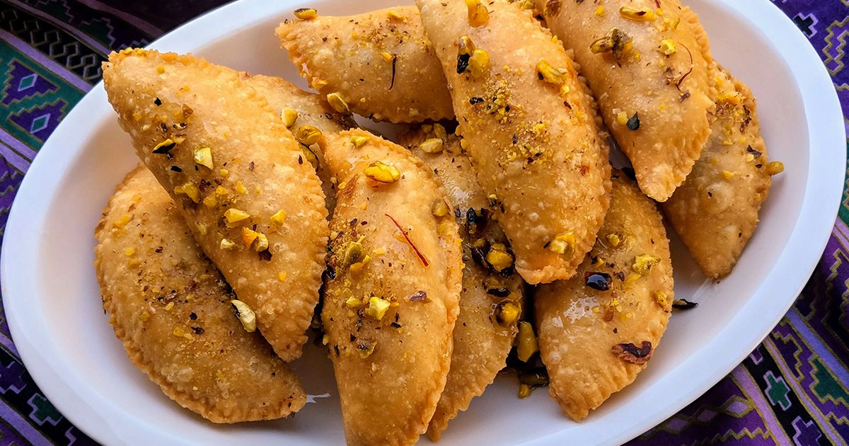 Here Is The History Of Gujiya Our Favourite Holi Delicacy That's Been ...