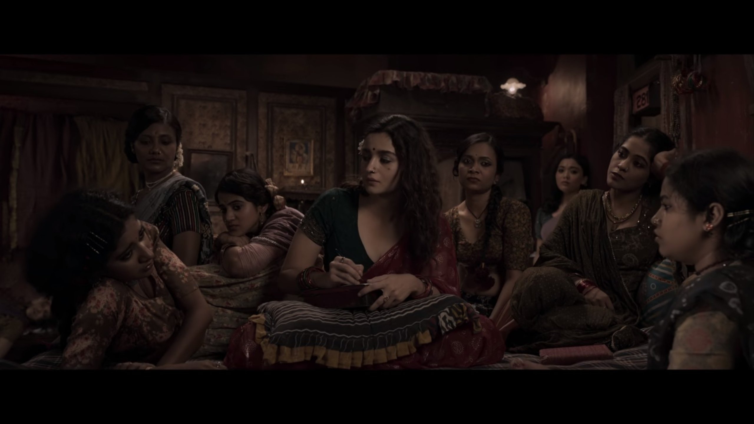 'Gangubai Kathiawadi' & 13 Other Film Scenes That Still Give Us Goosebumps