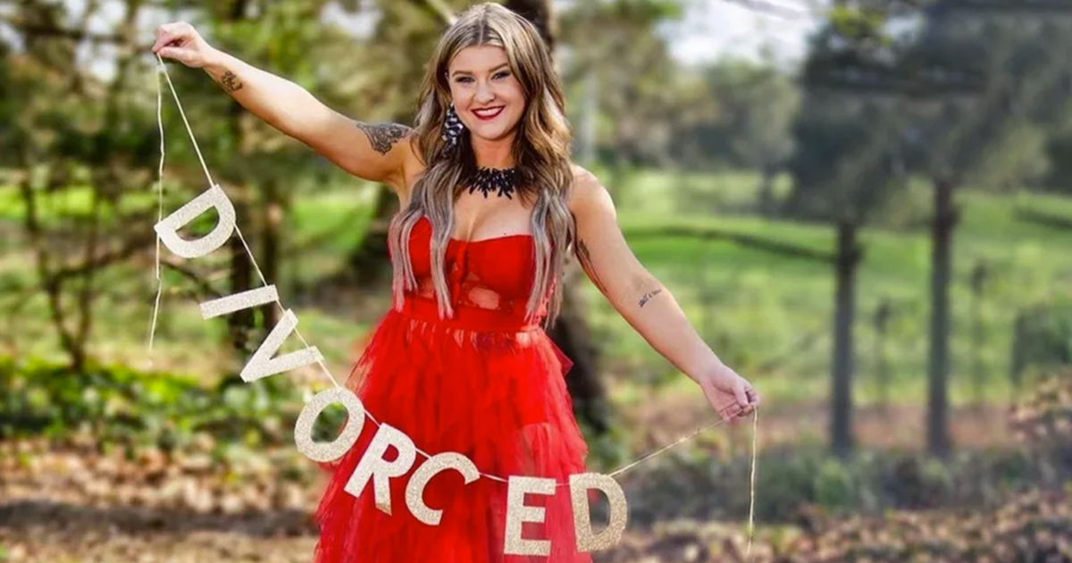 This Woman Celebrated Her Divorce With A Photoshoot