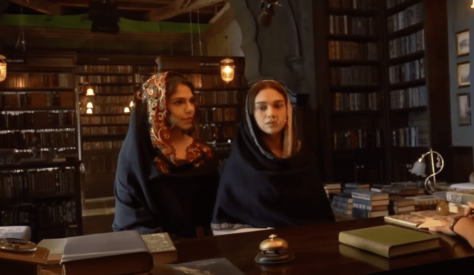 SLB Creates Magic Once Again With Heeramandi's Set