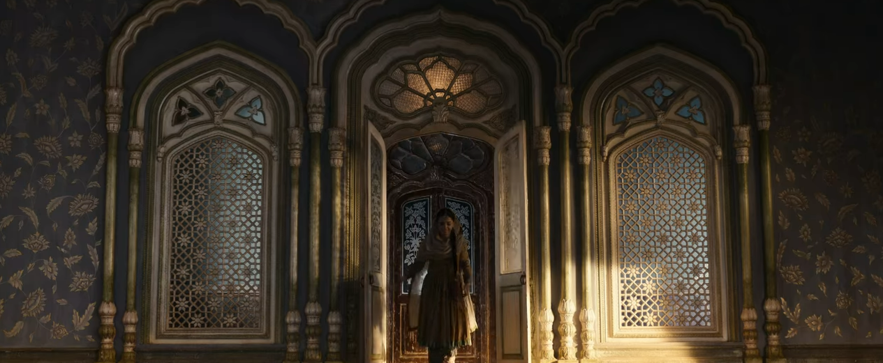 SLB Creates Magic Once Again With Heeramandi's Set