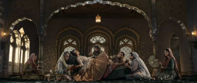 SLB Creates Magic Once Again With Heeramandi's Set