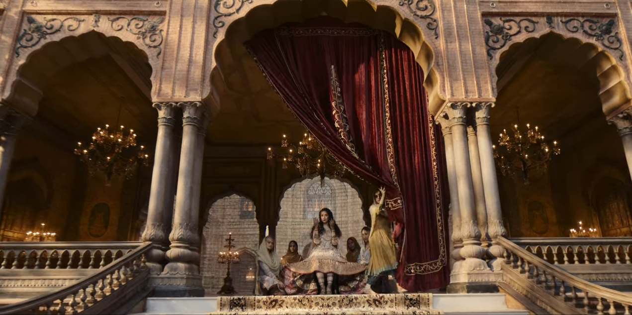 SLB Creates Magic Once Again With Heeramandi's Set