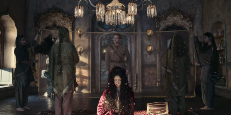 SLB Creates Magic Once Again With Heeramandi's Set