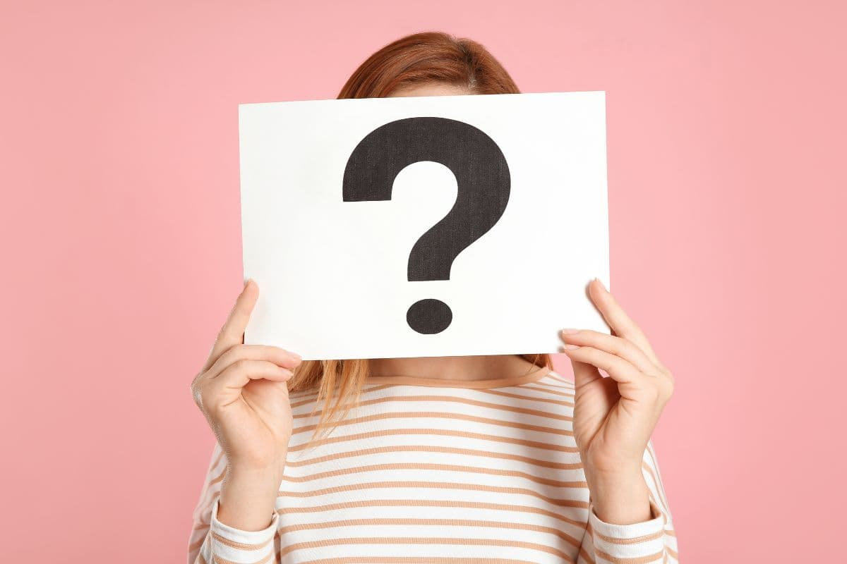 20 Questions Game: How to Play & 180 Fun Ideas For Friends & Family