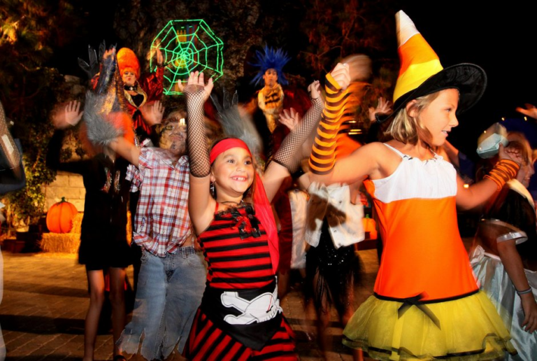 70+ Halloween Games: Fun Party Ideas for Families and Adults