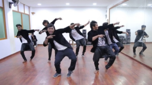 30 Best Dance Games: Fun Activities for Adults, Break Dance Challenges ...